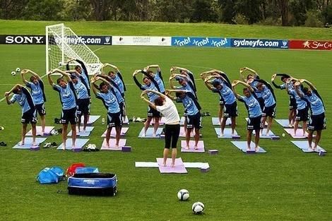 The Key To Staying Forever Young In Soccer Is Yoga | The18