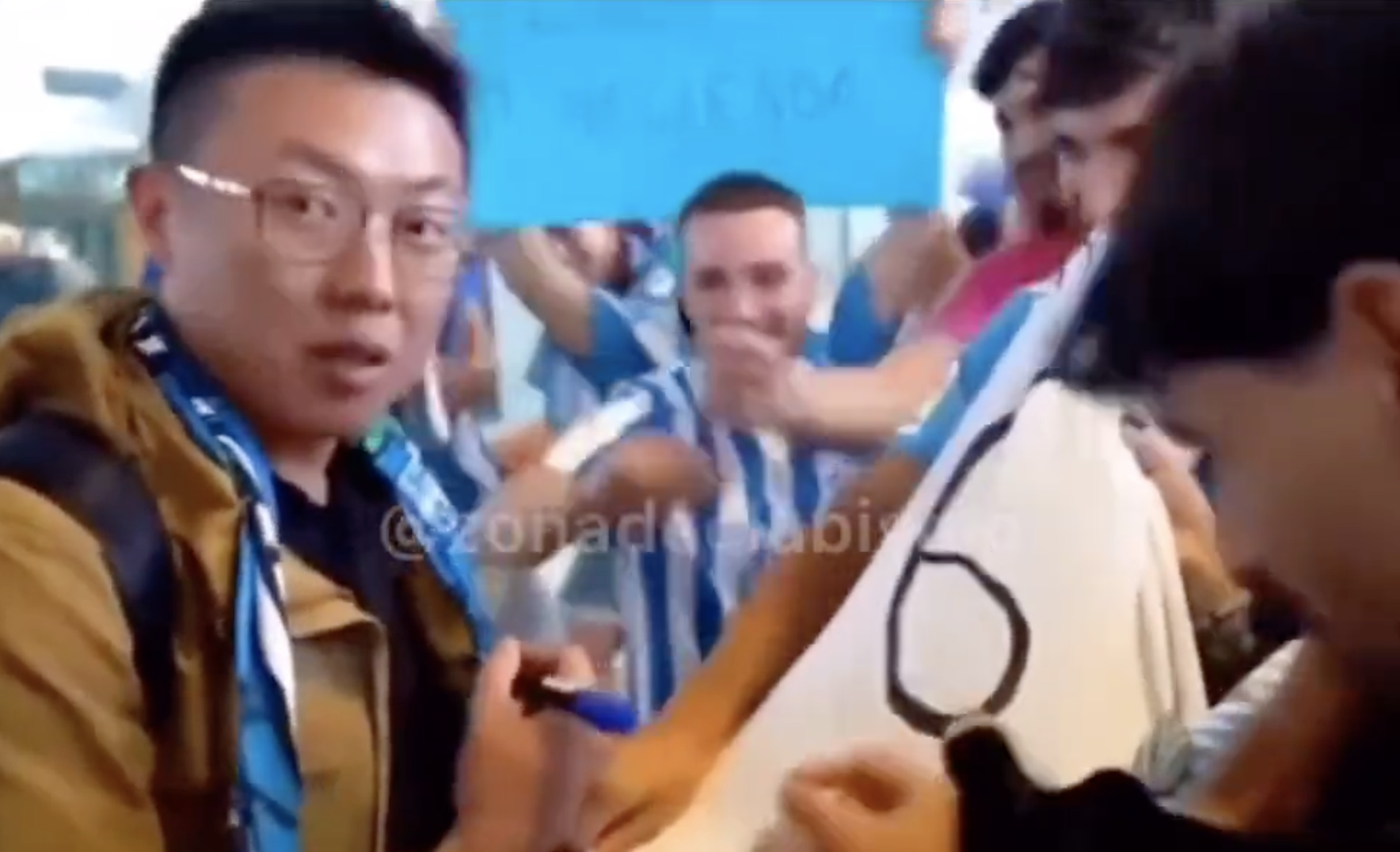 Málaga fans at airport pretend random guy is the new star player