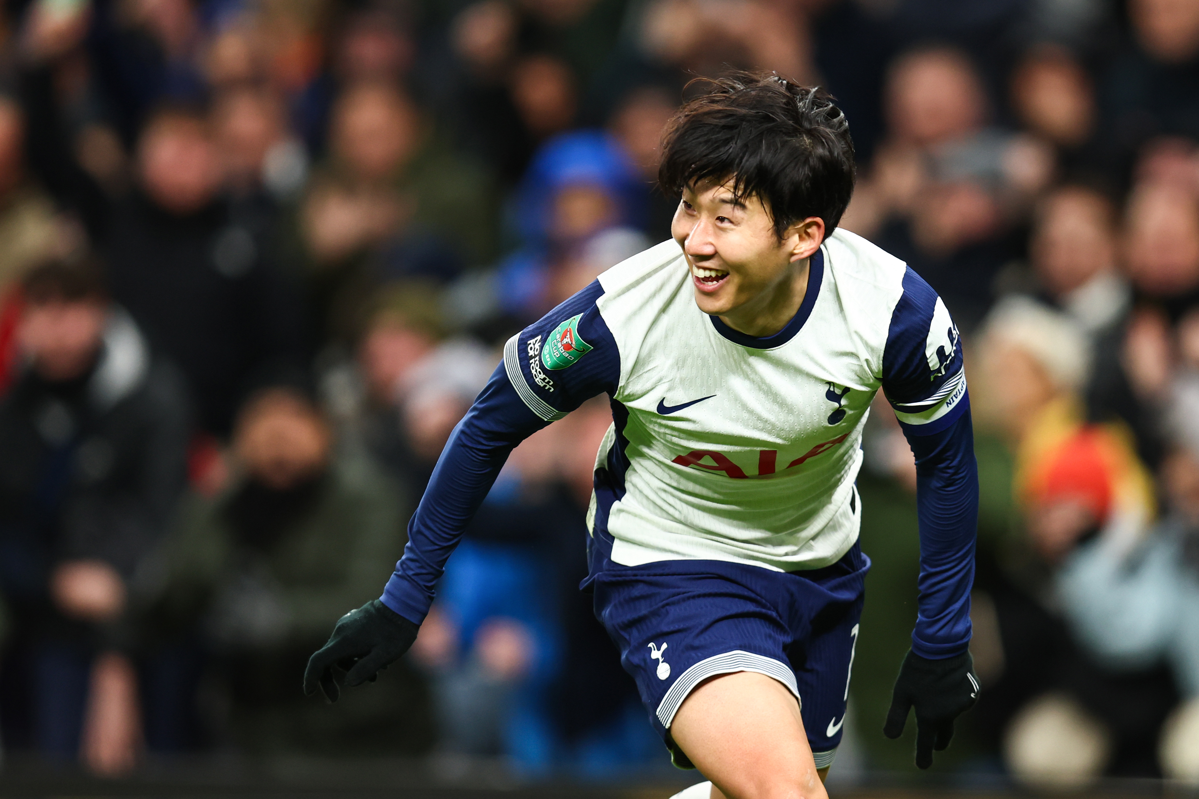Martinez Son corner kick karma: Son scores Olimpico vs. United