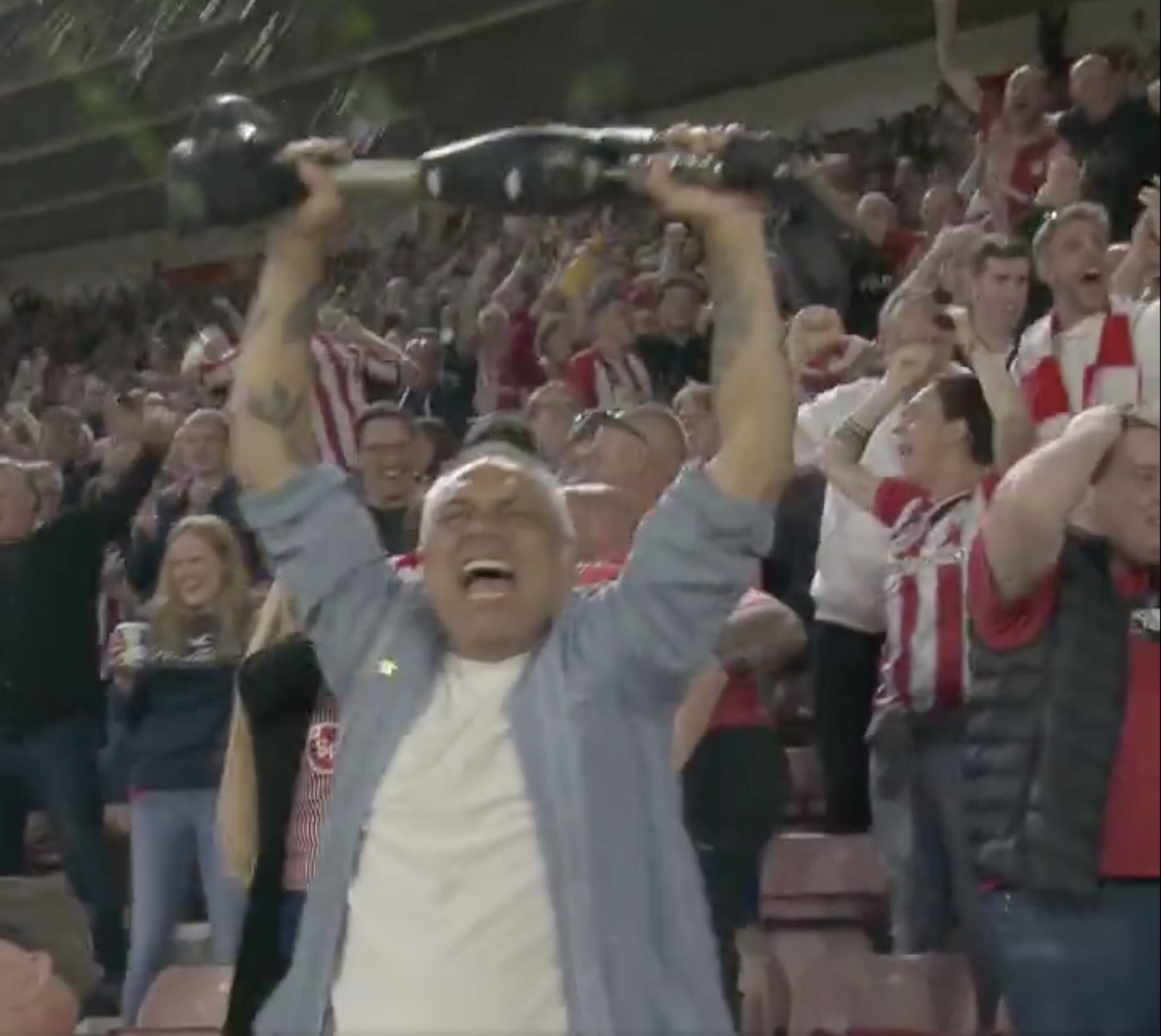 Southampton fan hilariously celebrates with prosthetic leg during EFL ...