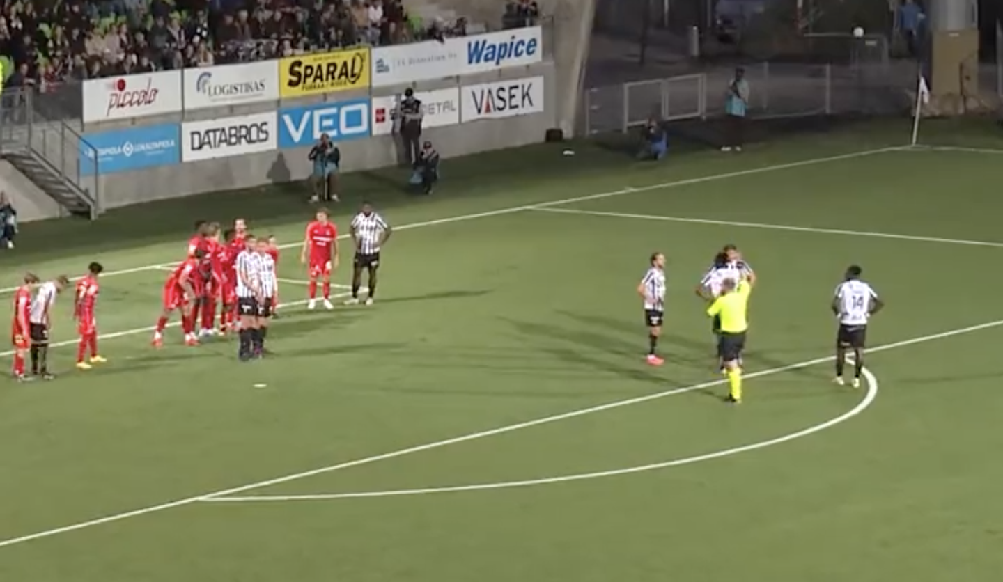 Rare goalkeeper 6 seconds rule called on goalkeeper in Finland