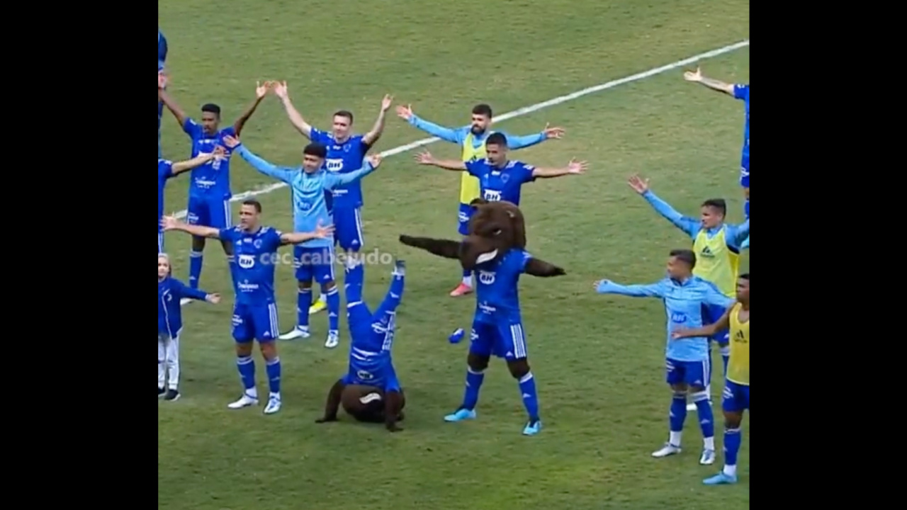 The Viking Clap Has Evolved Into A Higher Form | The18