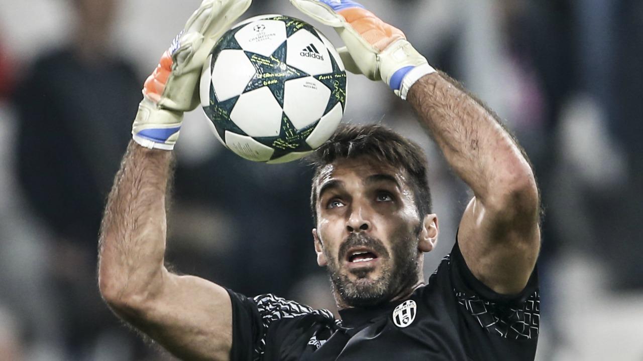 These Are The Most Insane Goalkeeping Records | The18