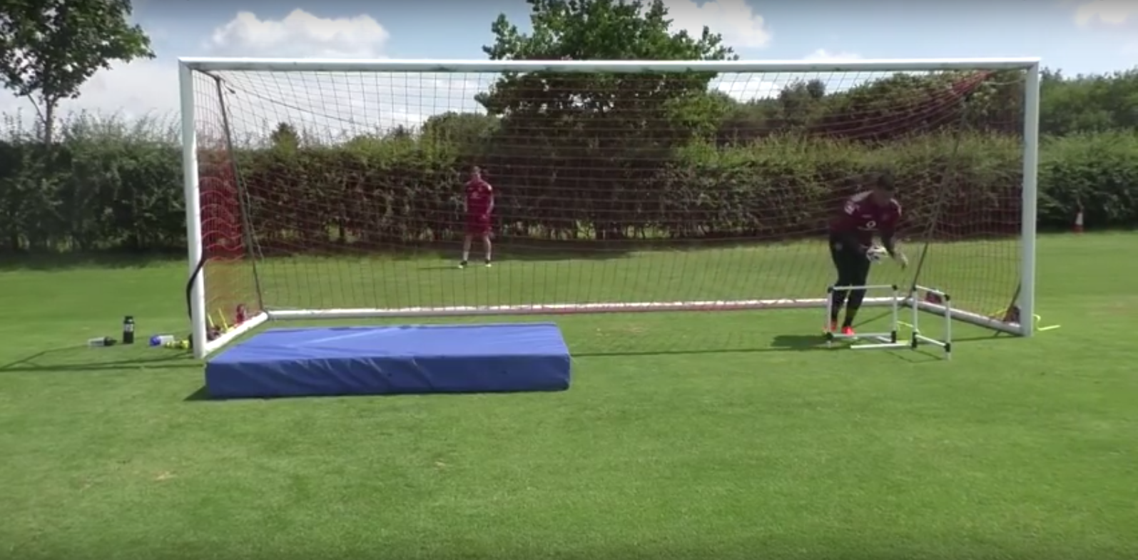 Pro GK Handling and Conditioning Session | The18