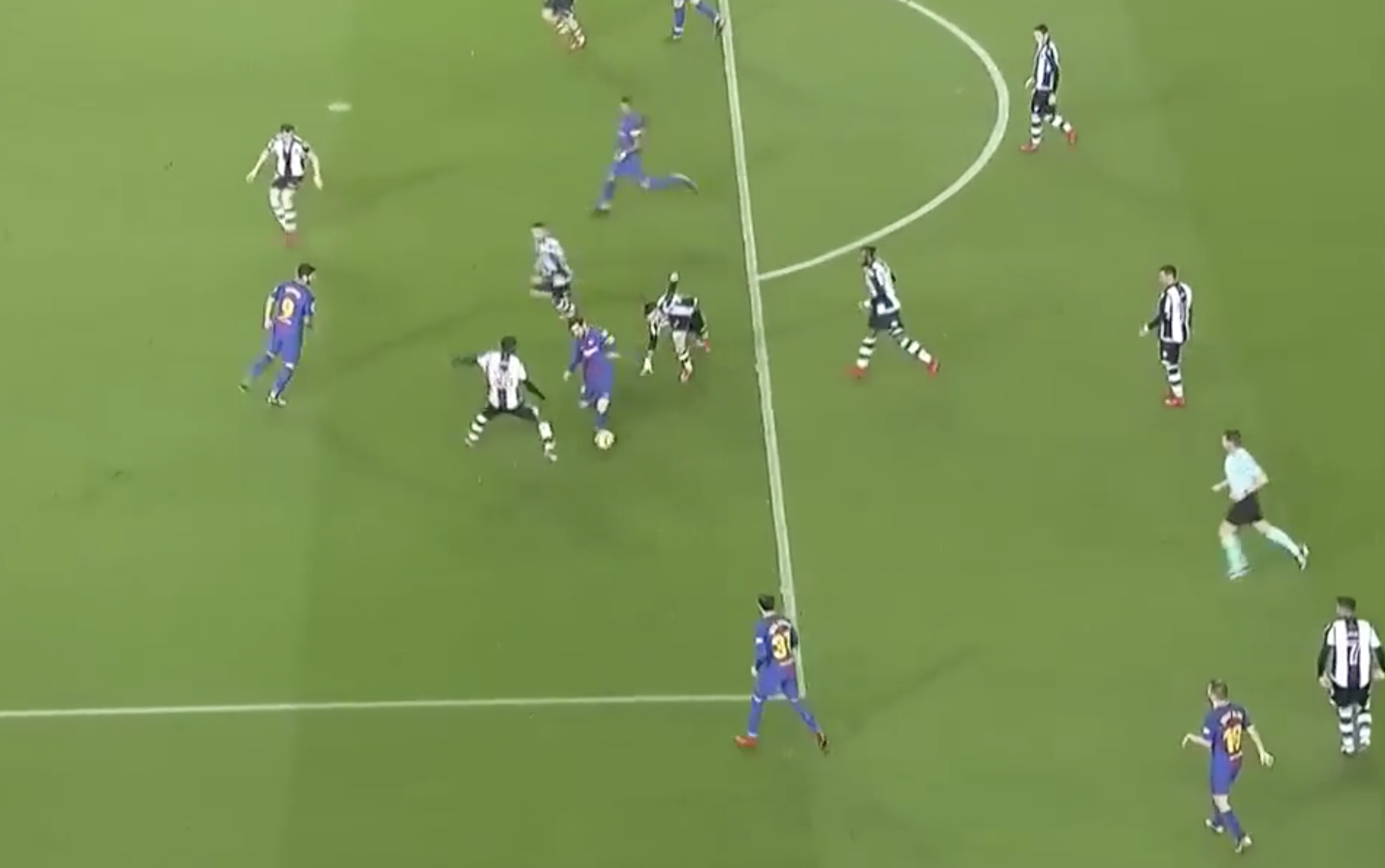 Watch Slo-Mo Video Of Messi Dazzling 4 Defenders To Set Up Perfect ...